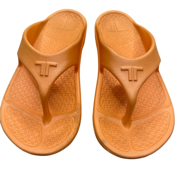 Telic | Shoes | Telic Energy Flip Flop Sandals 8 | Poshmark